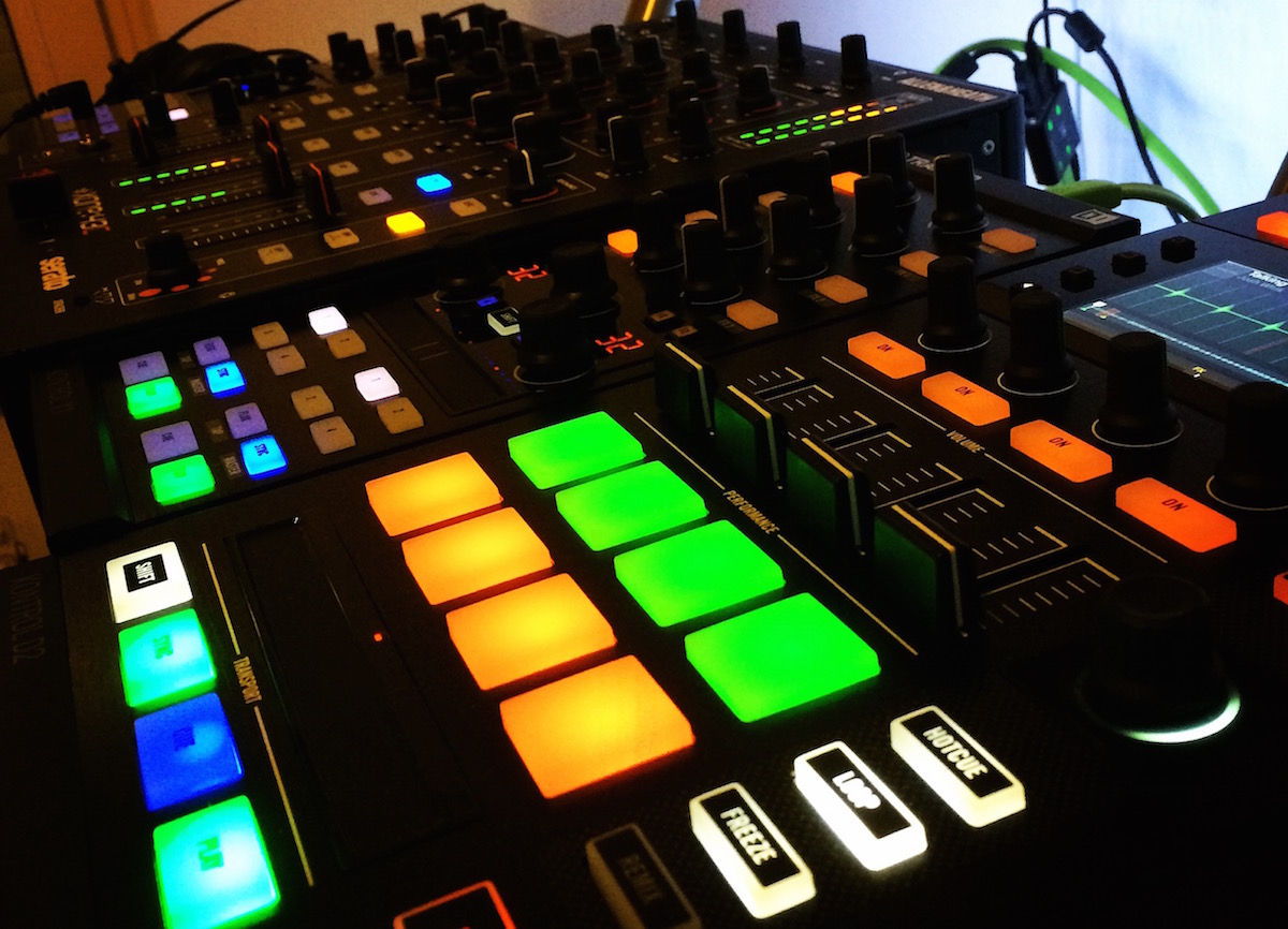 Native Instruments - Kontrol D2 Gearjunkies Review - Gearjunkies ...