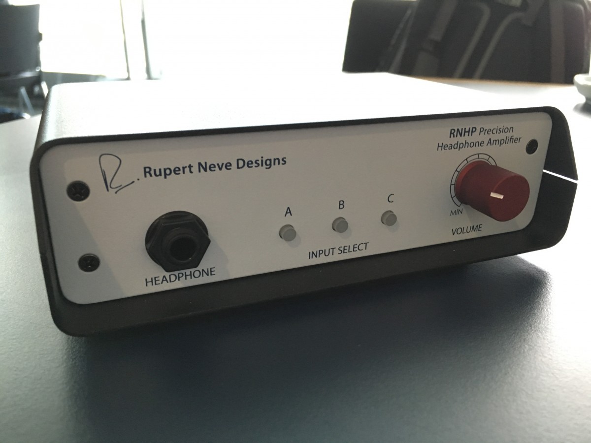 Rupert Neve Designs RNHP headphone Amplifier - Gearjunkies review ...