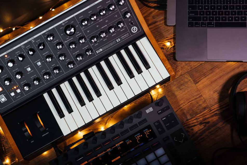 Moog Introduces Subsequent 25 paraphonic synthesizer - Gearjunkies ...