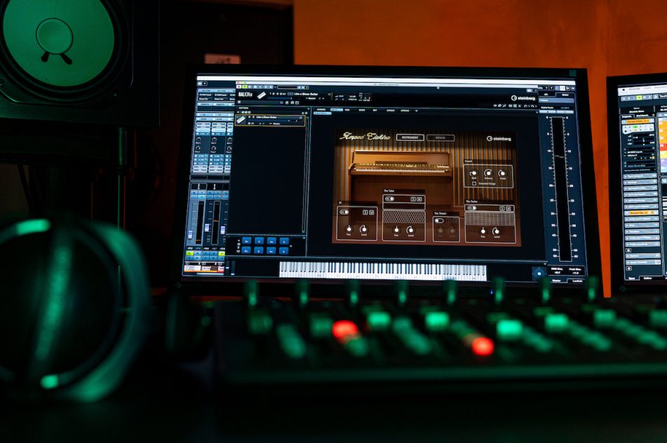 Steinberg announces the Absolute 5 instrument collection - Gearjunkies ...