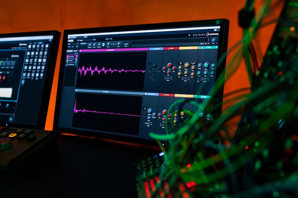 Steinberg announces the Absolute 5 instrument collection - Gearjunkies ...