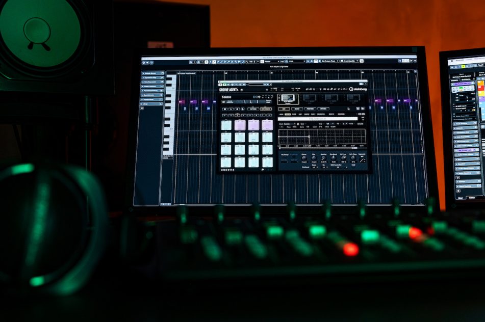 Steinberg announces the Absolute 5 instrument collection - Gearjunkies ...