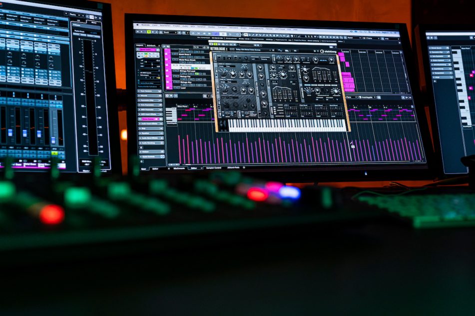 Steinberg announces the Absolute 5 instrument collection - Gearjunkies ...